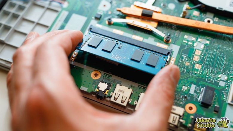 8 Cara Cek RAM Laptop: Ukuran, Jenis dan Merek