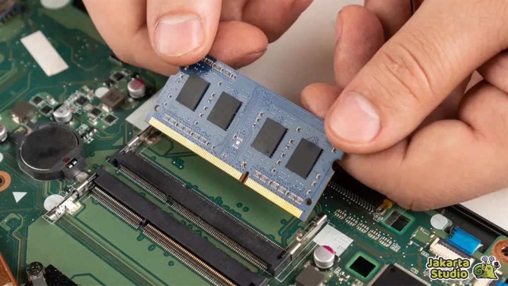 8 Cara Cek RAM Laptop: Ukuran, Jenis dan Merek
