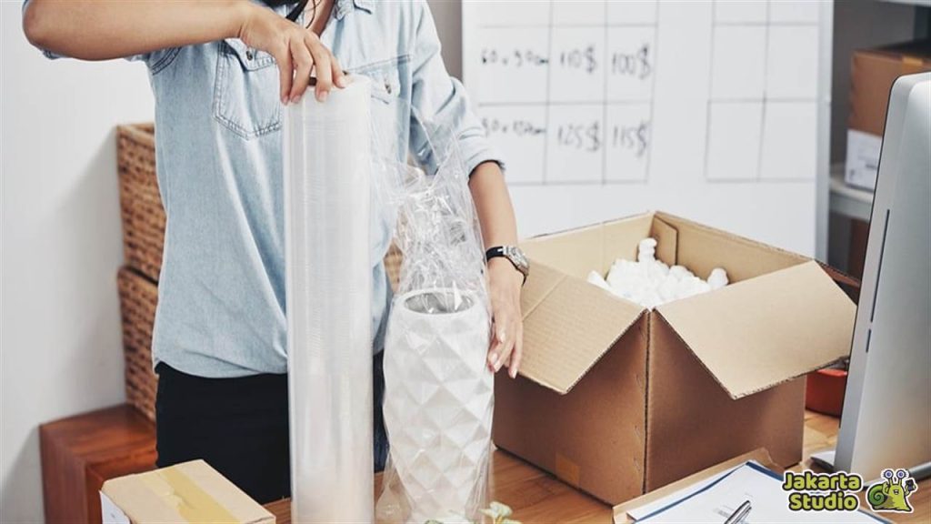 5 Cara Packing Barang Pecah Belah Agar Aman Sampai Tujuan