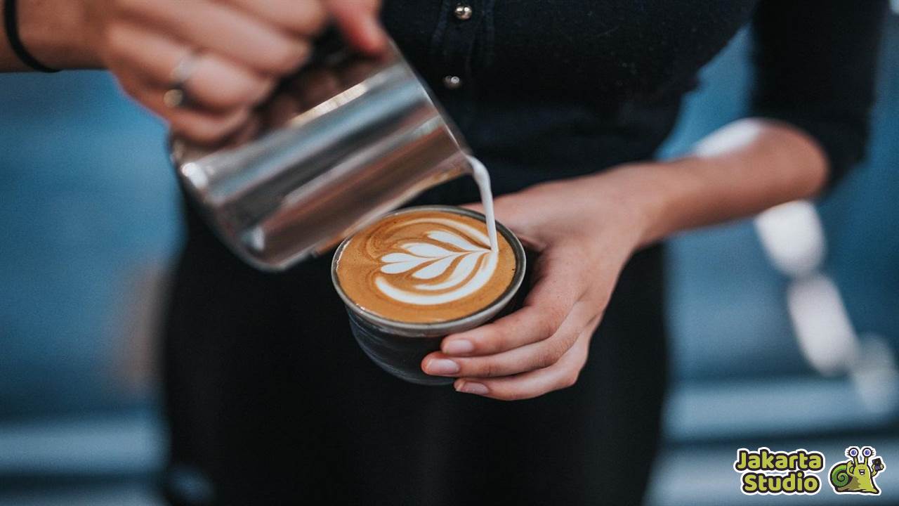 Mengenal Barista: Tugas, Skill dan Gajinya di Indonesia