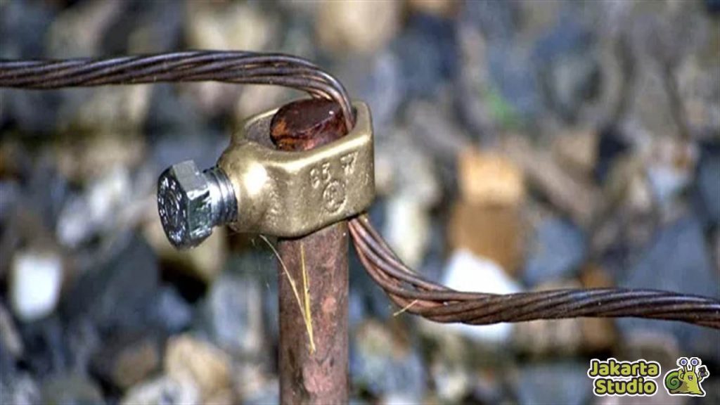 Grounding pada Stop Kontak: Fungsi dan Cara Memasangnya