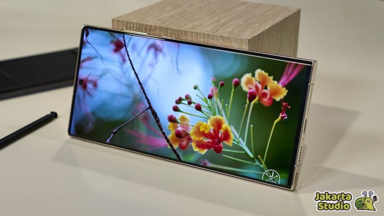 Perbedaan Layar AMOLED, OLED, Super AMOLED, Dynamic AMOLED, dan LTPO AMOLED