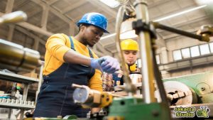 Operator Produksi: Tugas, Tanggung Jawab dan Skill yg Dibutuhkan