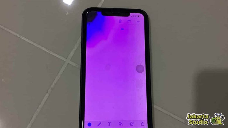 Cara Menghilangkan Bercak Ungu di Layar LCD HP