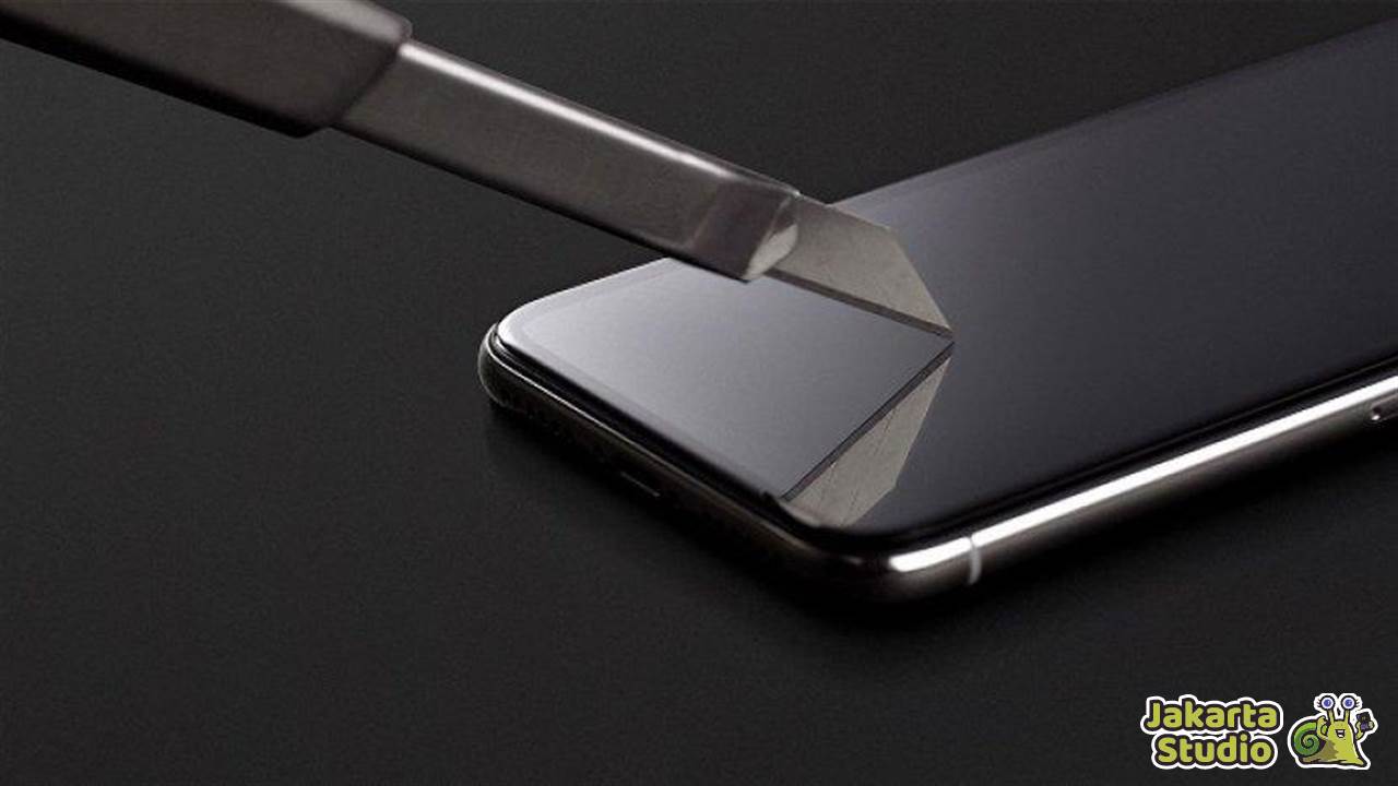 Perbedaan Tempered Glass vs Hydrogel, Mana yang Lebih Bagus?