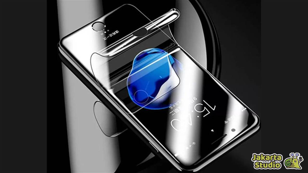 Perbedaan Tempered Glass vs Hydrogel, Mana yang Lebih Bagus?