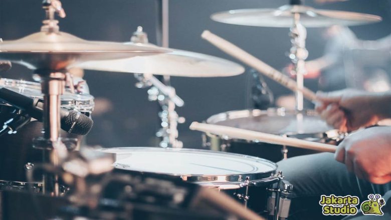 Apa Itu Adlib? Arti dan Penggunaannya Sehari-hari