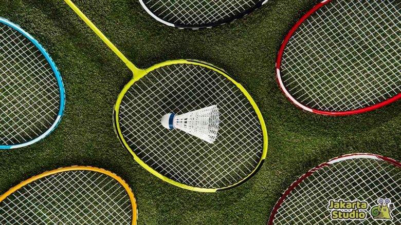 Jenis-Jenis Raket Badminton dan Cara Memilihnya