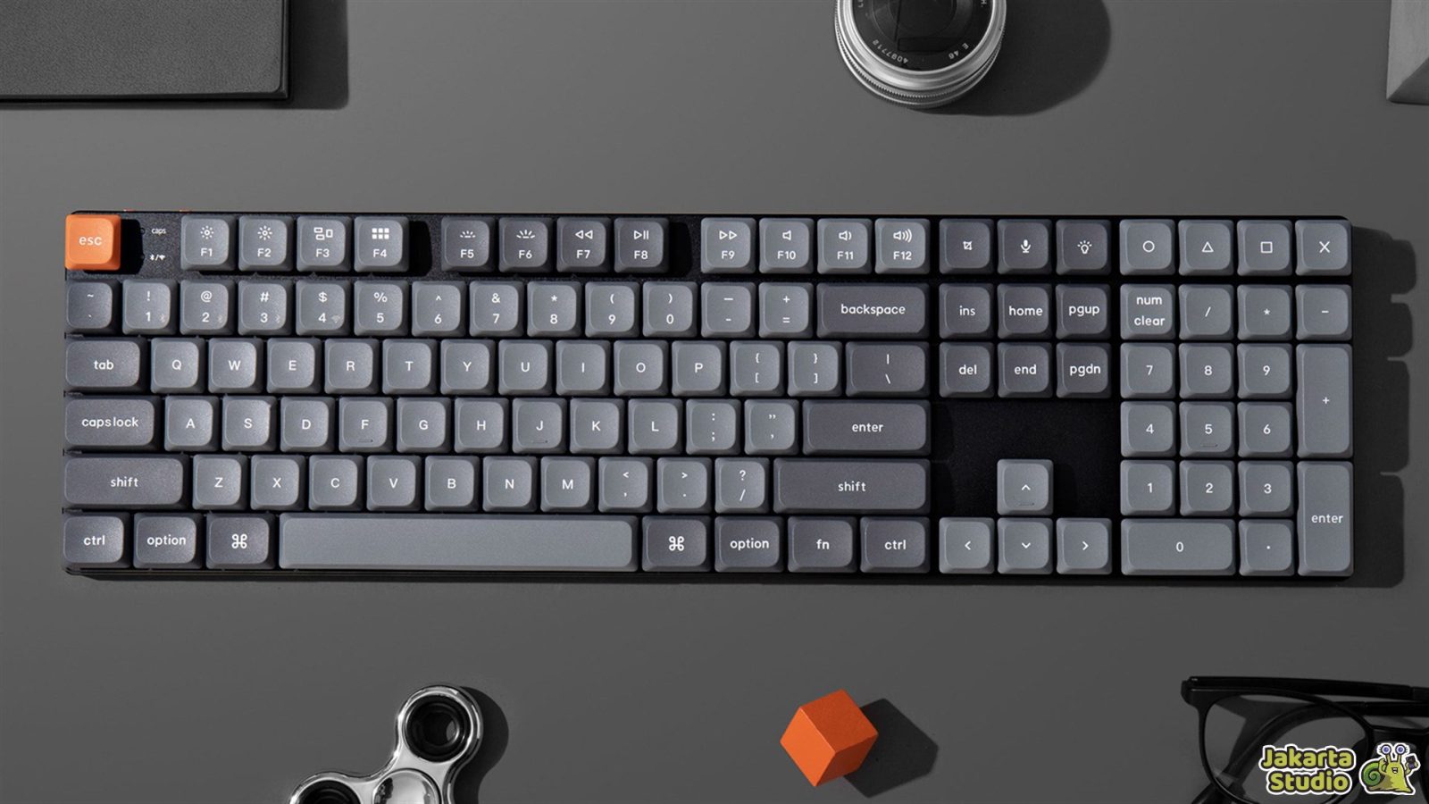 Kenapa Huruf Keyboard QWERTY Bukan ABCD? Ternyata Ini Sejarahnya!
