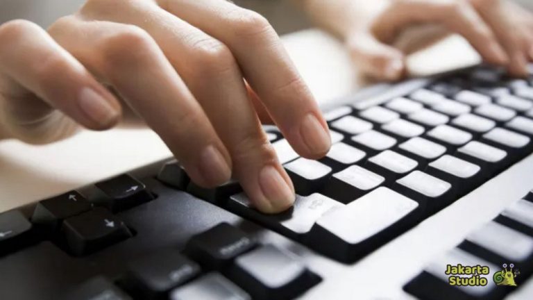 Keyboard Komputer Mengetik Sendiri? Begini Cara Mengatasinya