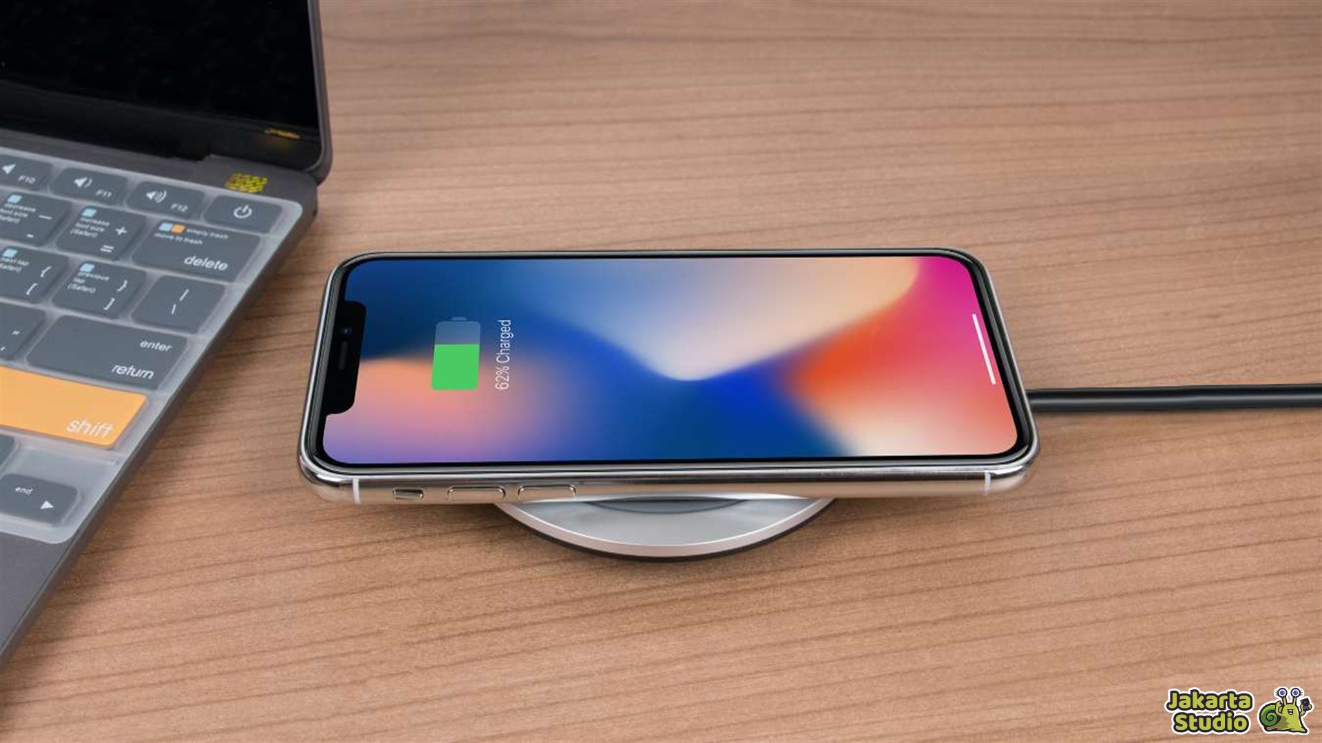 Bagaimana Cara Kerja Wireless Charging di HP?