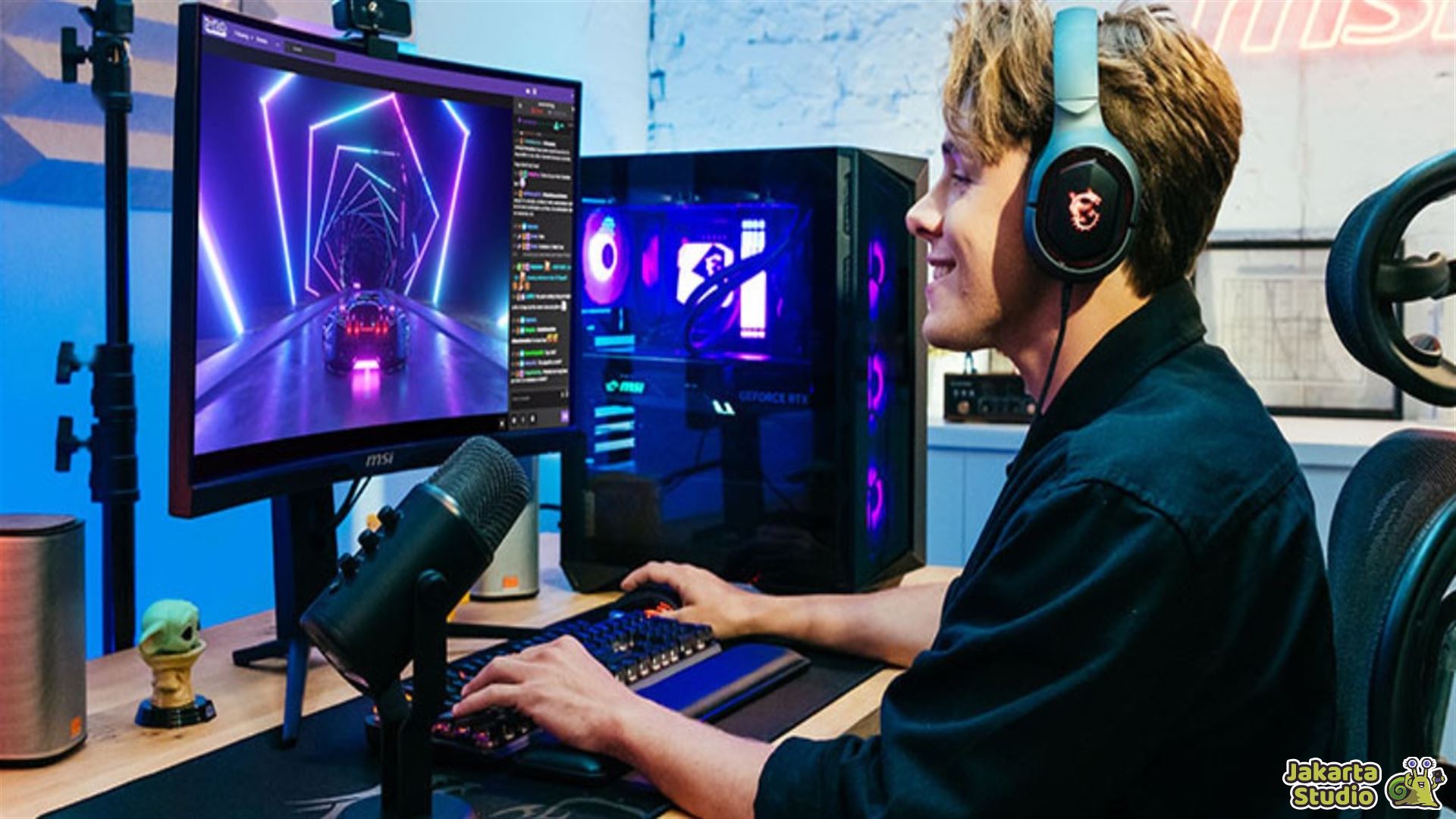 YouTuber vs Streamer, Mana yang Lebih Cuan?
