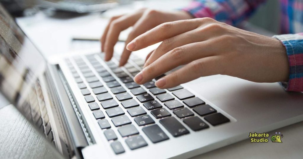 Penyebab dan Cara Mengatasi Keyboard Laptop Mengetik Sendiri, 100% Berhasil